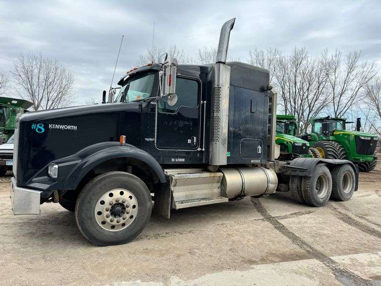 2008 Kenworth T800 Semi Tractor, ISX Engine with 13 Speed Tranmission ...