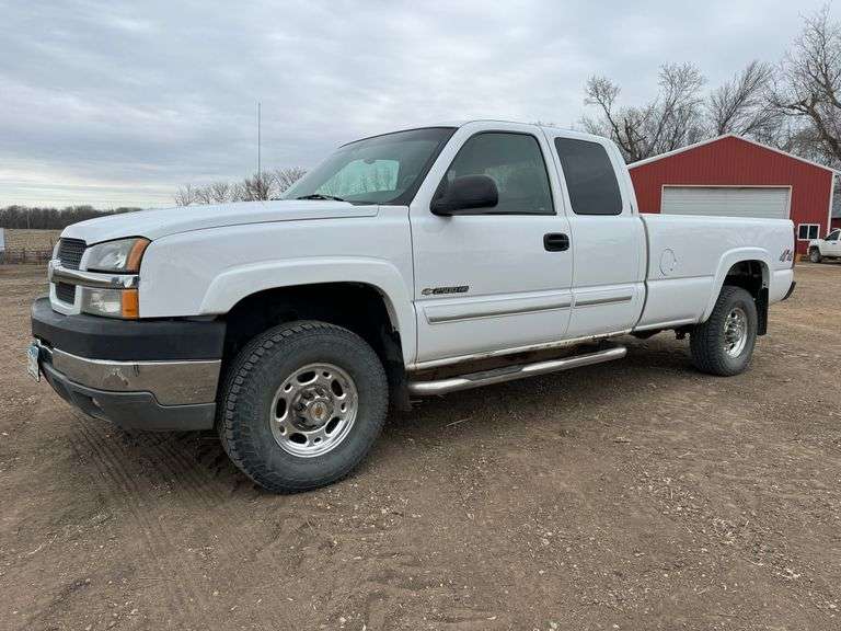 2003 Chevrolet 2500 Extended Cab Pickup, 4x4, 6.0L Gas, 204K Miles ...