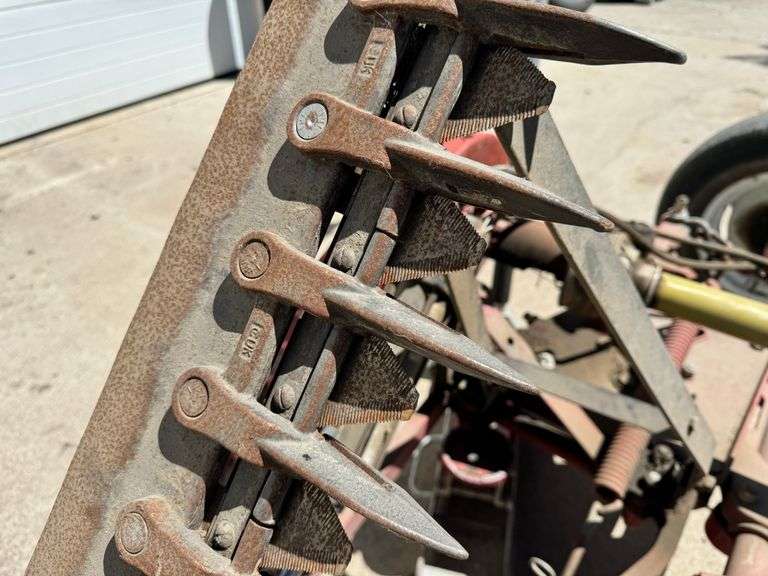 New Idea 521 Sickle Mower, 9’ Bar, Bolt on Sections, Adjustable Hold ...