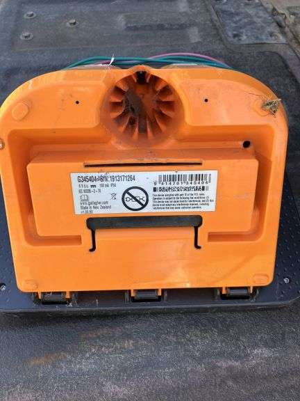 Gallagher S40 Solar Fencer, 0.4 Joules, 25 Mi Range - Fragodt Auction ...