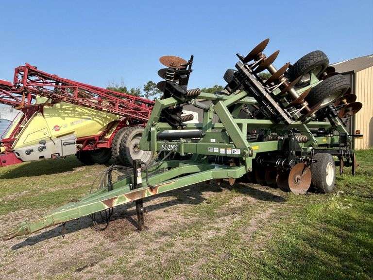 Wishek 862NT Disk, 26.5’, Cushion Gang, Rotary Rear Scrapers, Warning ...