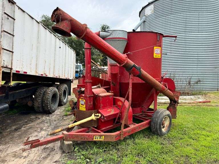 Gahl Model 55 Grinder/Mixer, 540 PTO, Comes with Screens - Fragodt ...