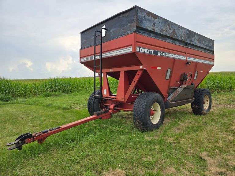 Brent 644 Gravity Box, 4 Wheel Brakes, Extendable Hitch, 445/65R22.5 ...