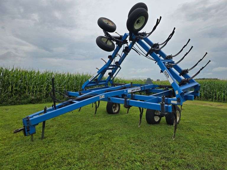 DMI 4250 Anhydrous Applicator with Radar, 37’, Newer Tires and ...