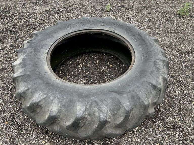GoodYear Dyna Torque II LSB 18.4-34 Rear Tractor Tire - Fragodt Auction ...