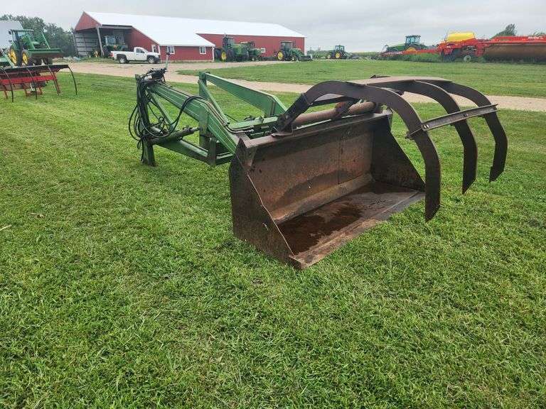 Miller M12 Loader, Quick Attach, 7' Bucket and Grapple, 3 Spool ...