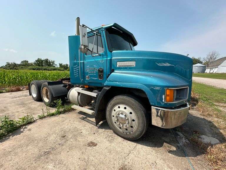 1990 Mack CH613 Semi Tractor, 350 Mack Engine, 9 Speed Eaton ...