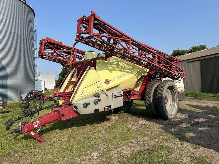 2009 Hardi Commander 6600 Pull Type Sprayer, 132’ Force Boom, 1850 Gal ...
