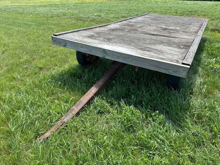 16' Flatbed Hayrack on Minnesota Running Gear (1) - Fragodt Auction and ...