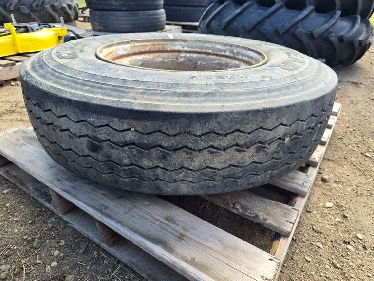 (1) 11R22.5 Goodyear Recap Tire on 10 Hole Bud Wheel - Fragodt Auction ...