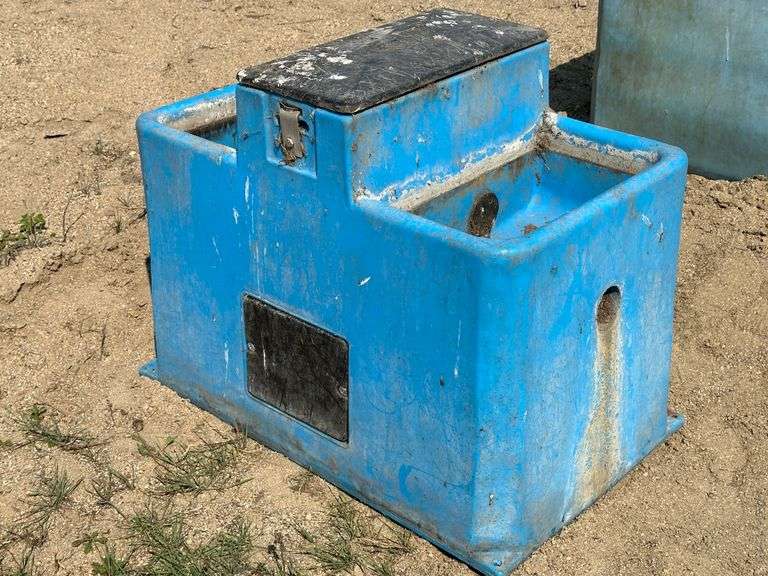 Lil Spring Model 3100 Drinker, 3’ Drinker, Was in use Until September ...