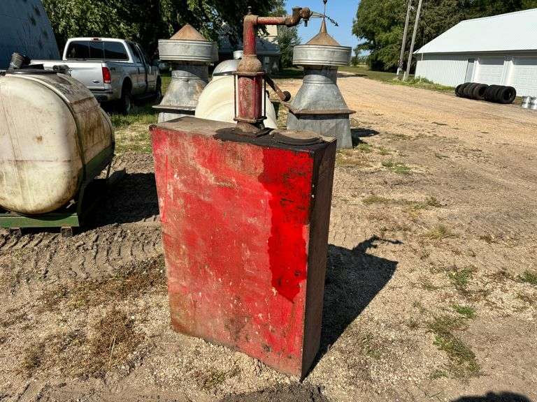 Bulk Oil Tank With Hand Pump - Fragodt Auction and Real Estate LLC