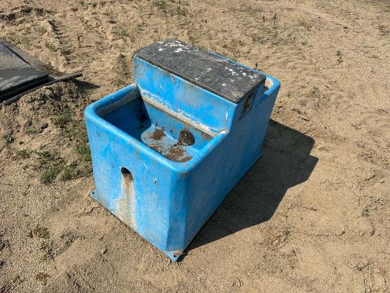 Lil Spring Model 3100 Drinker, 3’ Drinker, Was in use Until September ...