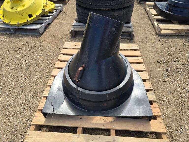 Silo Chute Spout - Fragodt Auction and Real Estate LLC