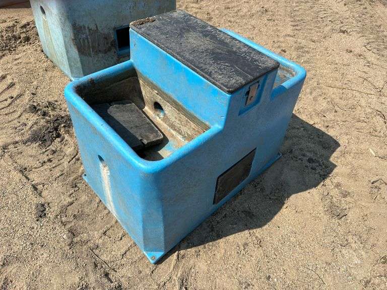Lil Spring Model 3100 Drinker, 3’ Drinker, Was in use Until September ...