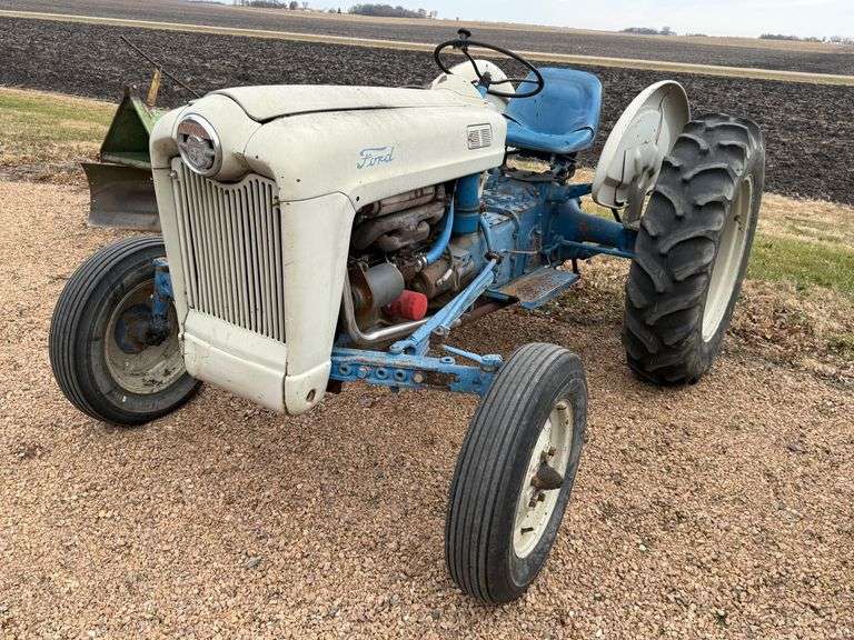 Ford Model 600 Tractor, 31hp, Believed to be Between a 1954 – 1957 ...