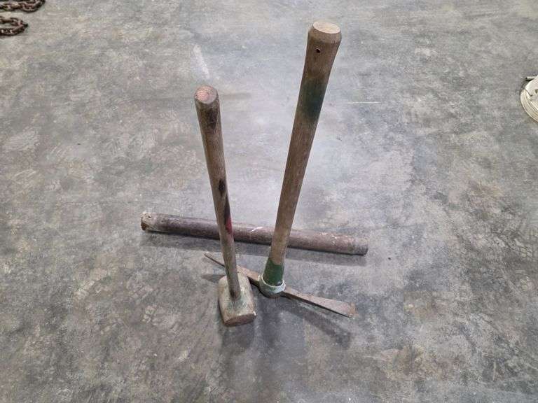 Maul, Pick Axe, Post Hole Pounder - Fragodt Auction and Real Estate LLC