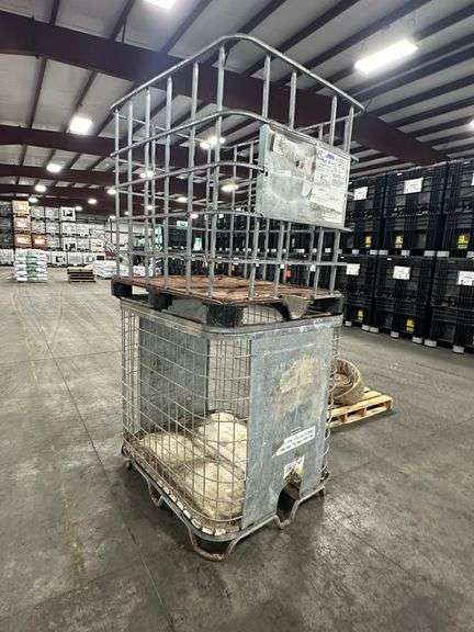 2 Metal Totes, Buying Both for One Money - Fragodt Auction and Real ...