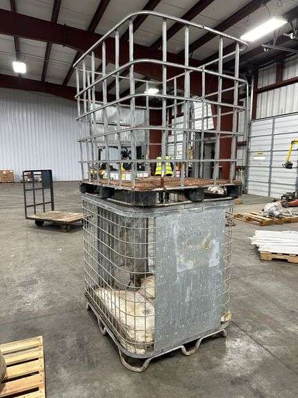 2 Metal Totes, Buying Both for One Money - Fragodt Auction and Real ...