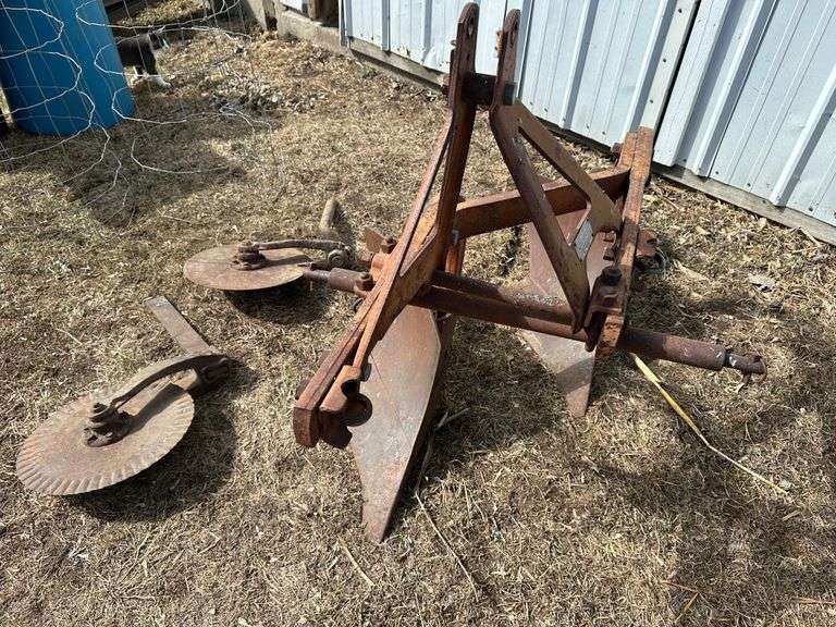 Model 10 Two Bottom 3pt Dearborn Plow with Coulters, 14” Bottoms SN ...