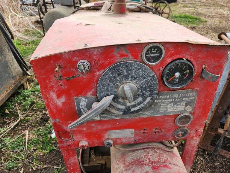 GE Generator/Welder, 200 Amp, Motor is Loose and Turns Over, Stored ...
