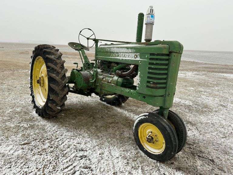 John Deere Model A Tractor, Styled, Engine is Loose, SN: 4517, *Non ...