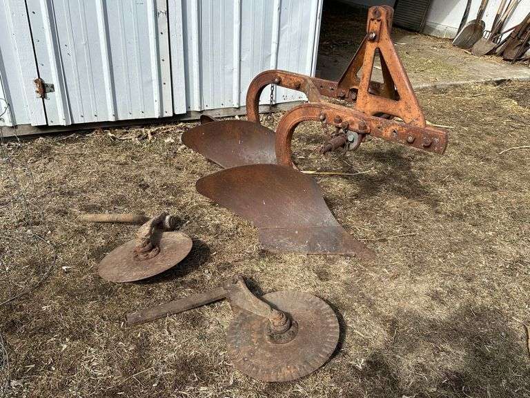 Model 10 Two Bottom 3pt Dearborn Plow with Coulters, 14” Bottoms SN ...