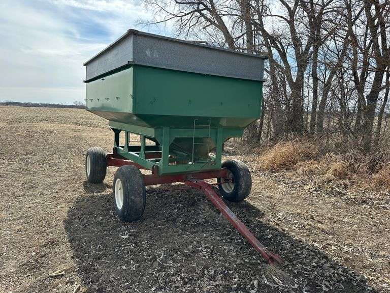 Fincon Gravity Box, Holds Approx 225 Bushels on 6 Bolt Running Gear, 14 ...