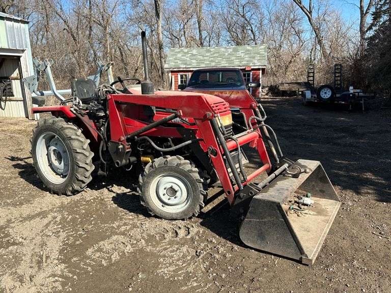 Jinma Model 284 MFWD Tractor with Loader, 3pt, 540 PTO, 3 Cylinder ...