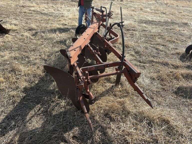 IH 4-14” Plow, Trip Bottom, Fast Hitch, (4) Coulters - Fragodt Auction ...