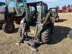 New Holland L223 Skid Loader, New Tires, Auto Unhook on Bucket, SN ...