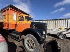 1959 IH 190 Tandem Truck, 549 Gas, 8 Speed Roadranger, Air Brakes, mud ...