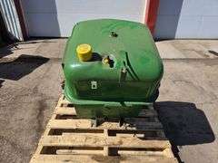 John Deere Fuel Tank off a John Deere 4050 - Fragodt Auction and Real ...