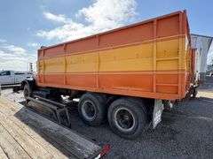 1959 IH 190 Tandem Truck, 549 Gas, 8 Speed Roadranger, Air Brakes, mud ...