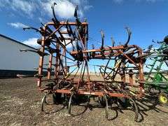 Morris CP 543 Chisel Plow, 43’, Fold Up Wings - Fragodt Auction and ...