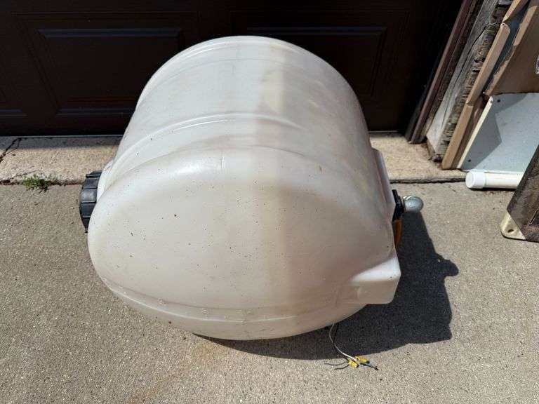 Ace RotoMold 30 Gallon Tank - Fragodt Auction and Real Estate LLC
