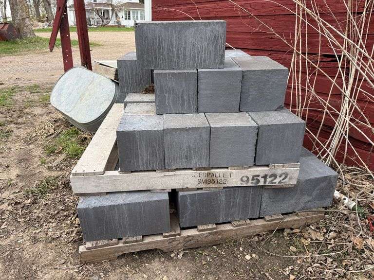 (35) 8x8x16 Landscaping blocks, PRICE PER BLOCK - Fragodt Auction and ...