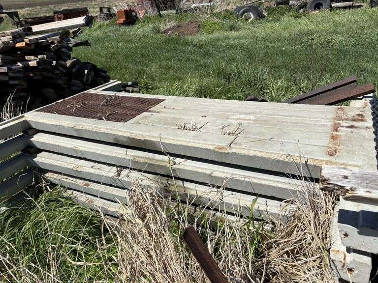 (14) Concrete Farrowing Barn Slats, 5’x8’, with (13)Tenderfoot Sections ...