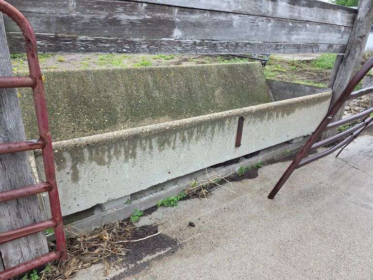 (2) Approx 10’ J-Bunks, Buying All for One Money - Fragodt Auction and ...