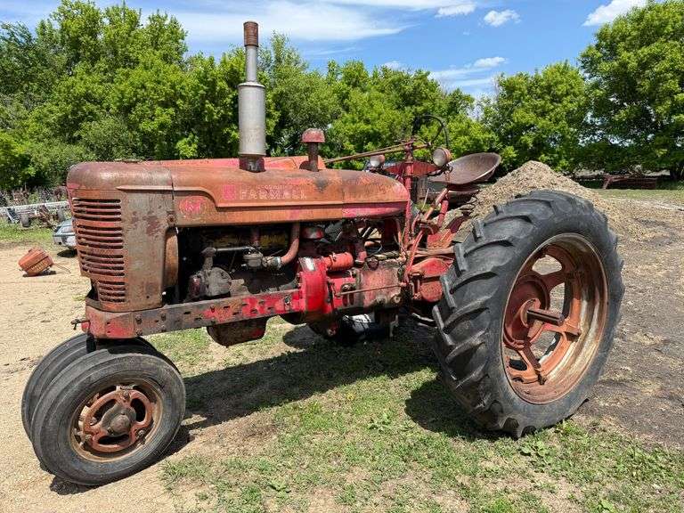 “M” Farmall Narrow Front Tractor, Ran Last Year But Will Need a Battery ...