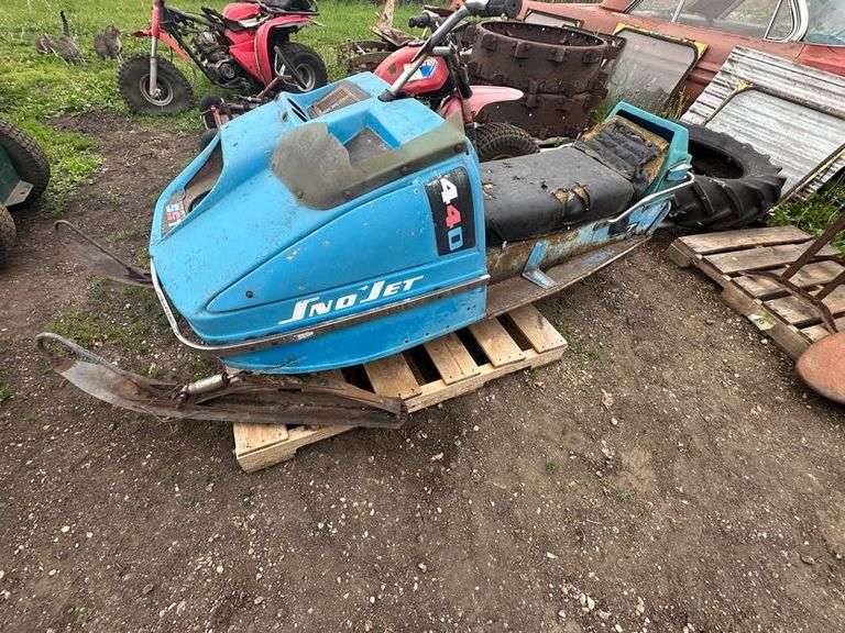 1974 Sno Jet SST Snowmobile, No Engine - Fragodt Auction and Real ...