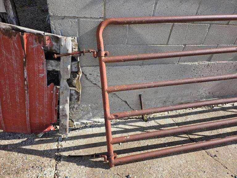 16’ Cattle Gate with Hinges and Chain - Fragodt Auction and Real Estate LLC