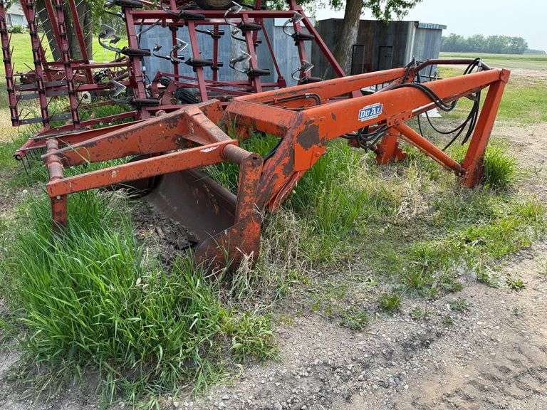 DuAl Loader with 7’ Bucket and Grapple - Fragodt Auction and Real ...
