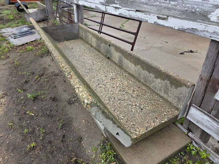 (2) Approx 10’ J-Bunks, Buying All for One Money - Fragodt Auction and ...