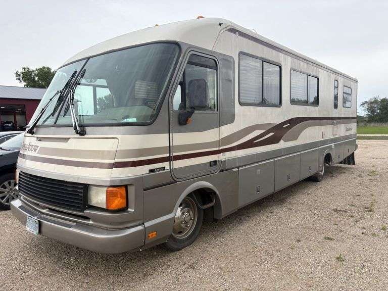 1994 Pace Arrow by Fleetwood Motorhome, 33’, 454 Chevy Gas Engine ...