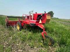 Versatile Model 330 – 14’ Wide Head, 4 Cylinder Engine, SN: 5000367 ...