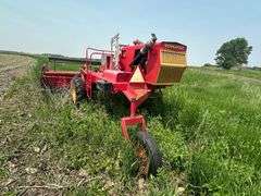 Versatile Model 330 – 14’ Wide Head, 4 Cylinder Engine, SN: 5000367 ...