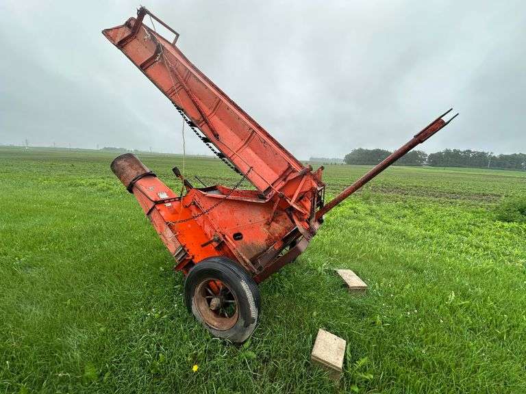 Case Silage Blower, SN: 541796 - Fragodt Auction and Real Estate LLC