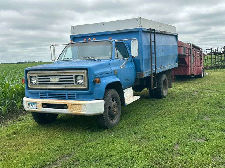 1976 Chevrolet C60 Single Axle Grain Truck 350 V8 Engine 5 2