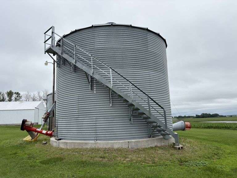Butler 24’ Grain Bin, with Full Aeration Floor, Staircase Ladder ...